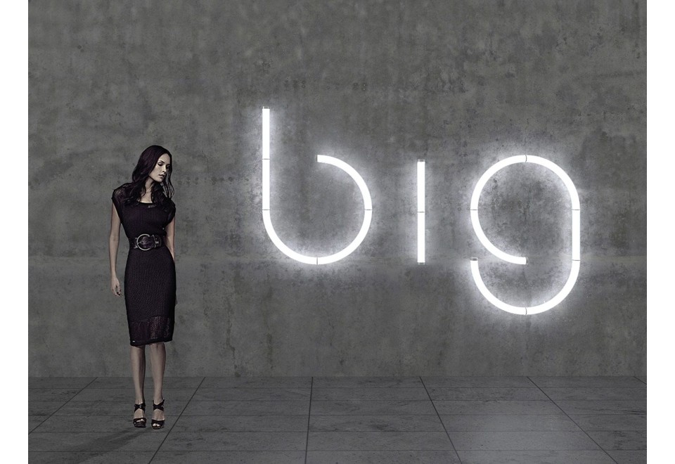 Artemide - ALPHABET OF LIGHT - Lettera luminosa a LED da parete in ...