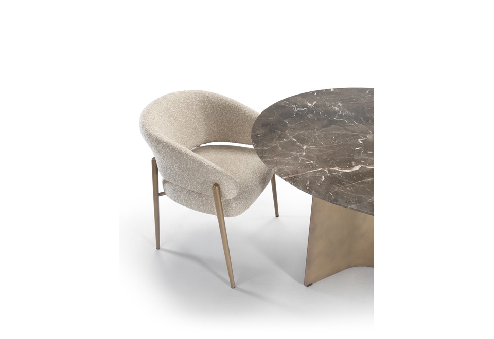 Marelli - WAVE - Tavolo ovale con top in marmo e base in metallo ...